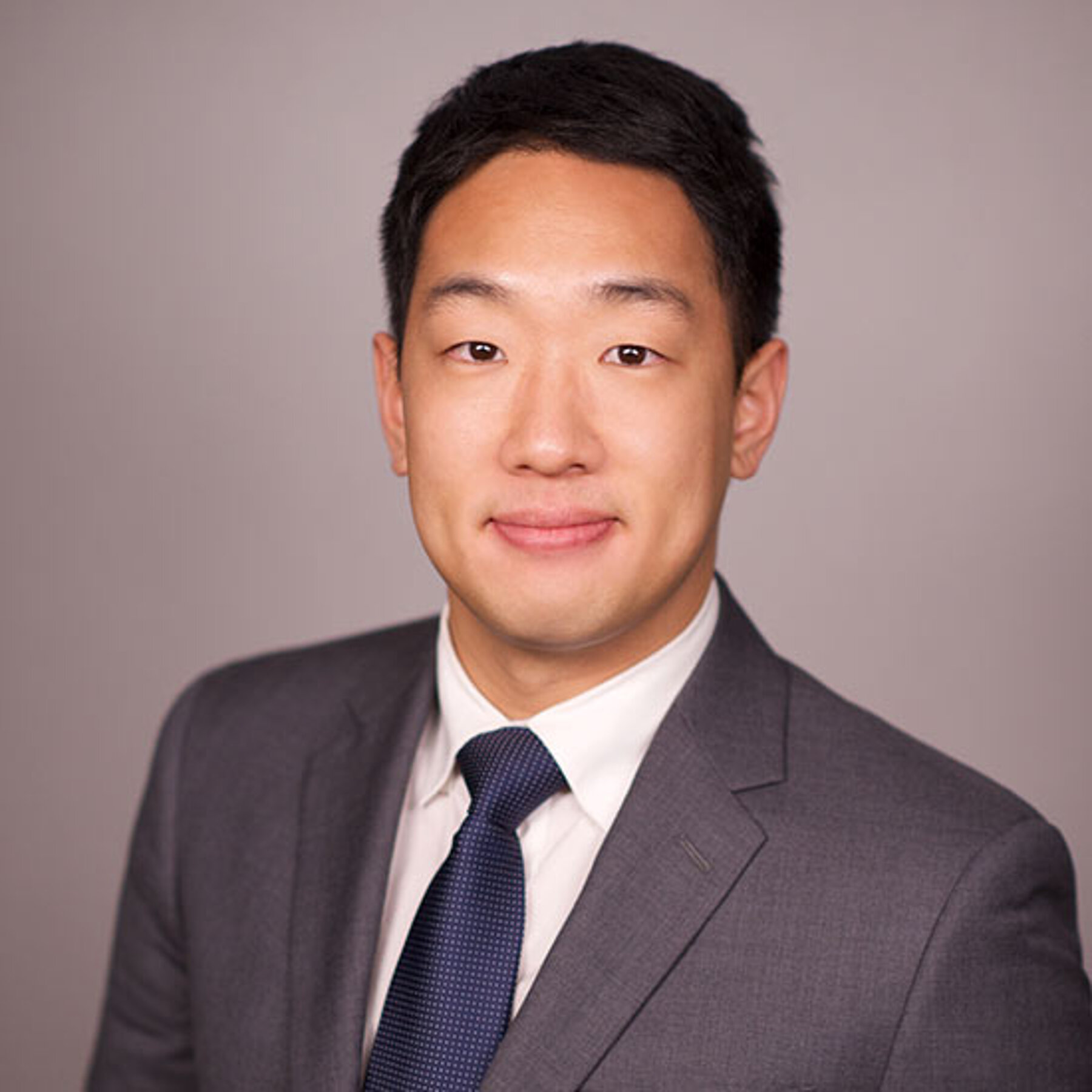 Regeneration Expert: Horizontal ridge augmentation in the esthetic zone